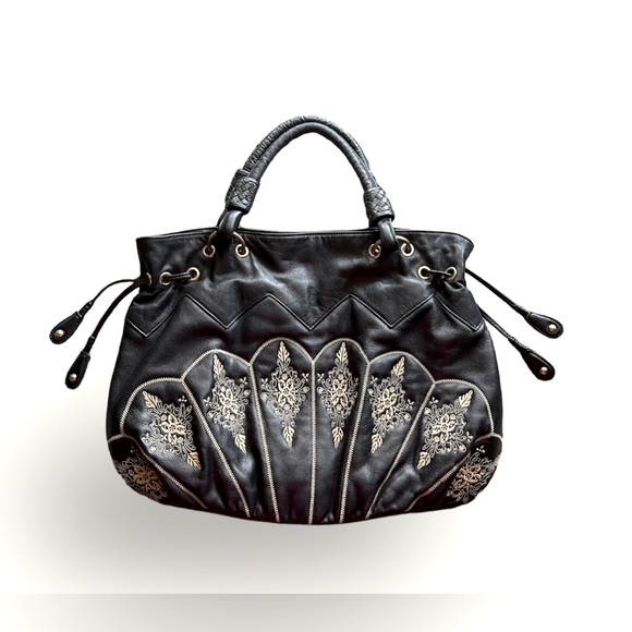 Isabella Fiore | Bags | Isabella Fiore Black Tan Leather Bag | Poshmark